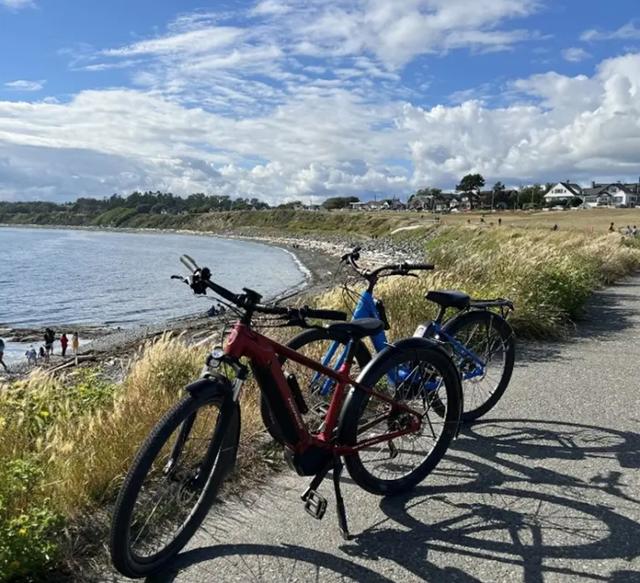 How to Experience Victoria by Bike and on Foot | Blog